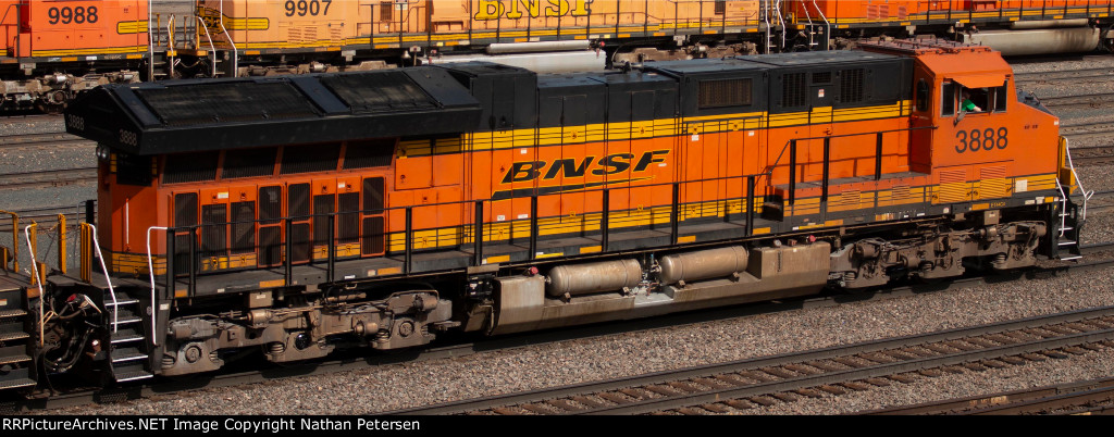 BNSF 3888